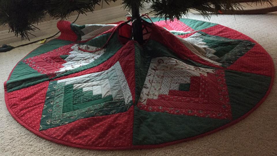 Our Favorite Quilted Tree Skirts This Year Page 2 Crafty House