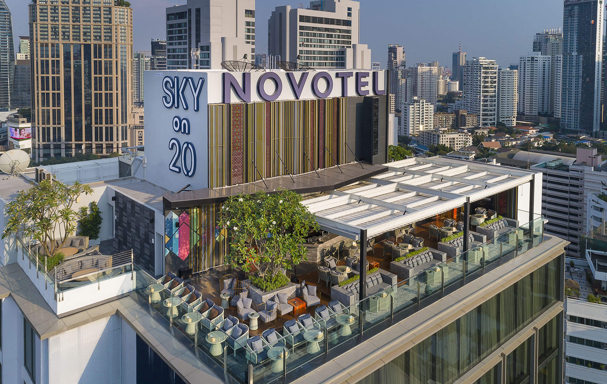 Novotel Bangkok Sukhumvit 20 Sky On 20 Rooftop Bar