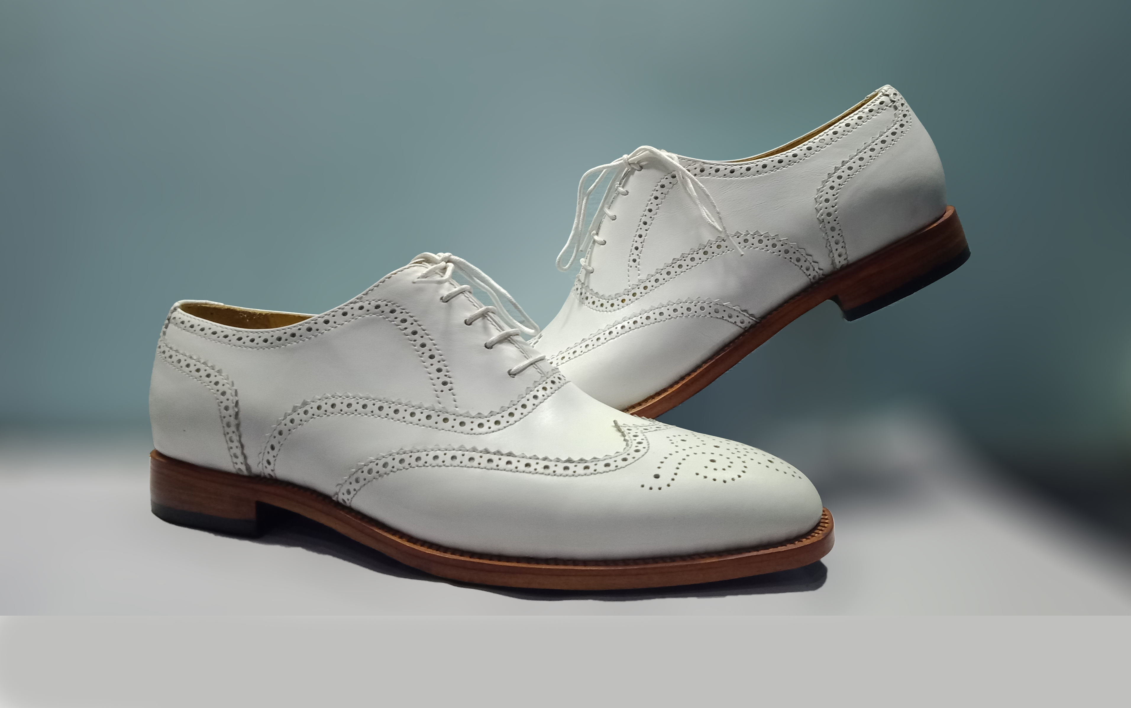 Handmade White Leather Stylish Wing Tip Brogue Lace Up Shoes For Mens