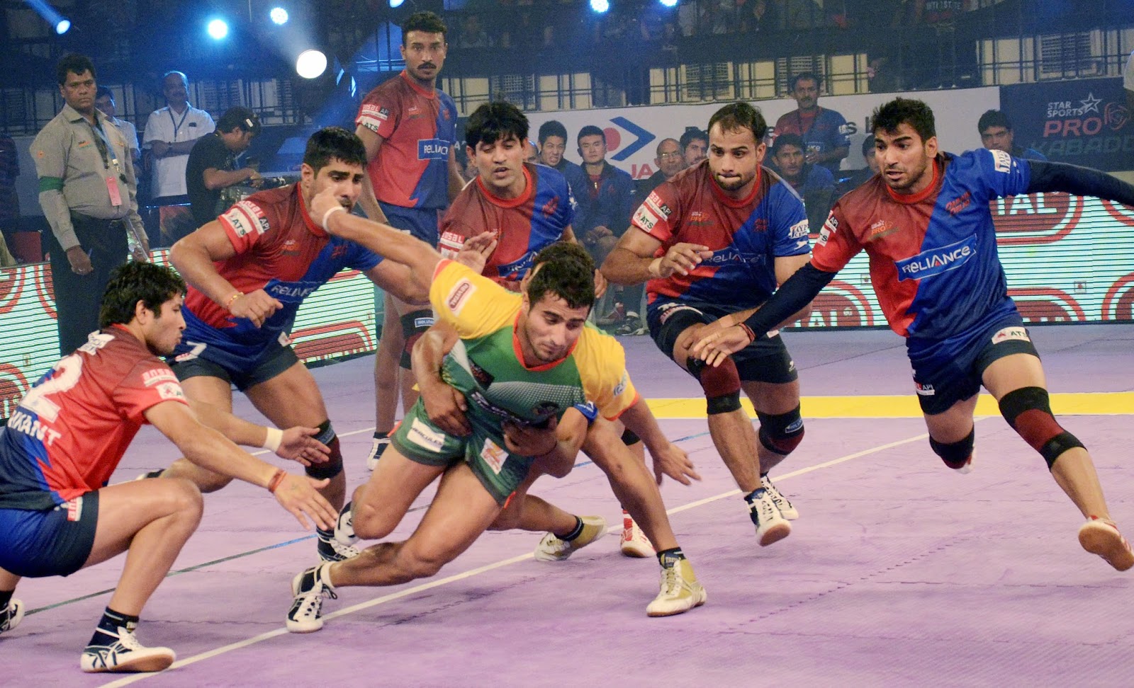 5 Hot Kabaddi Stars Who Will Get You Hooked To Pro Kabaddi Gaylaxy