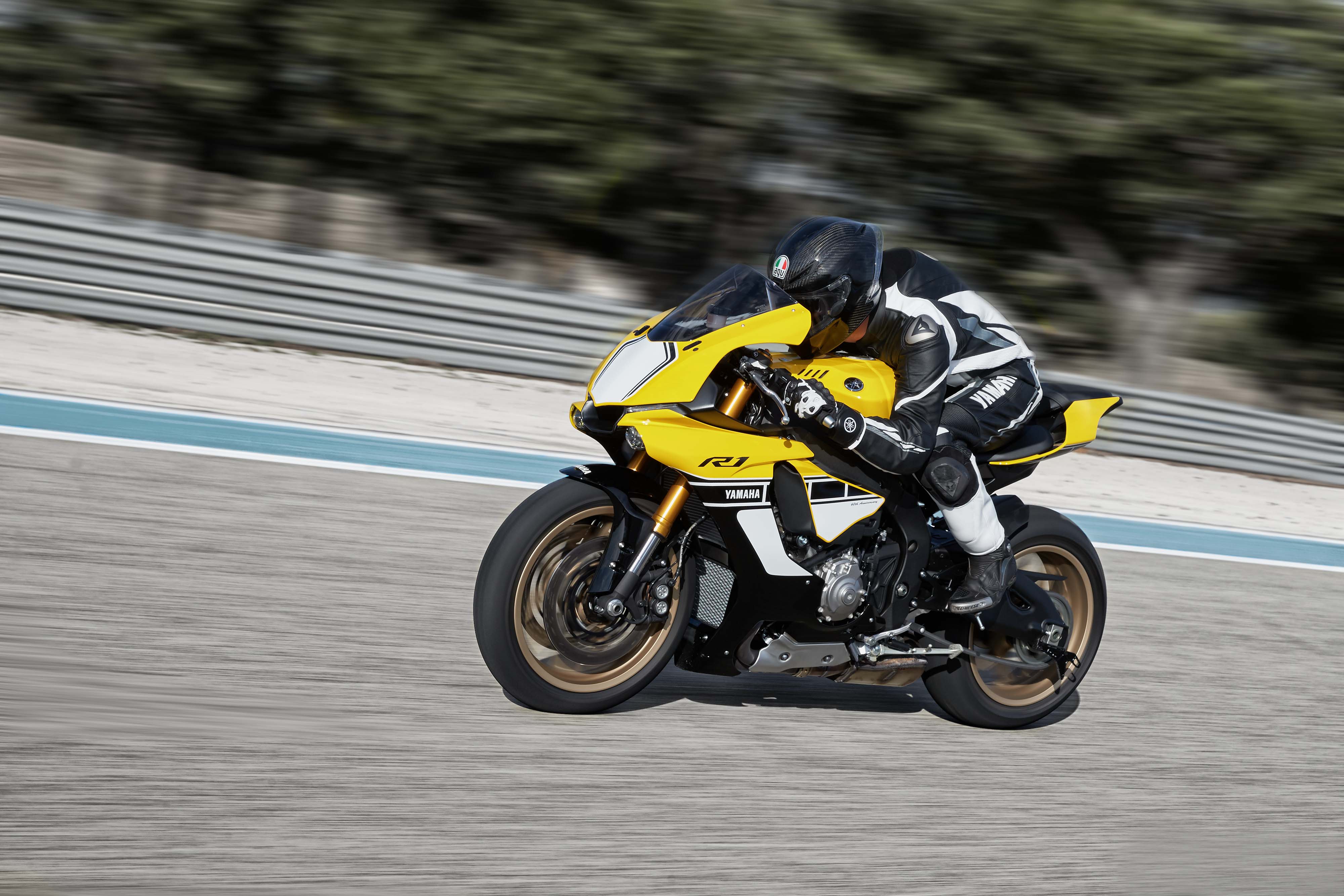 Xxx The Yamaha Yzf R1 In Speedblock Yellow And Black Asphalt And Rubber