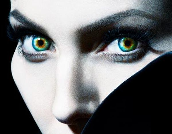 Second Trailer Released For Angelina Jolies Maleficent Geekshizzle