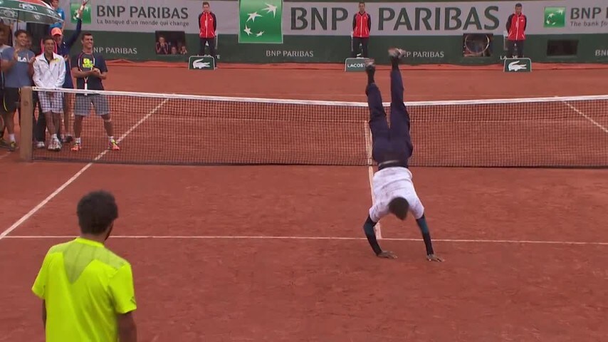 La Partita Di Tennis Si Trasforma In Una Sfida Di Breakdance