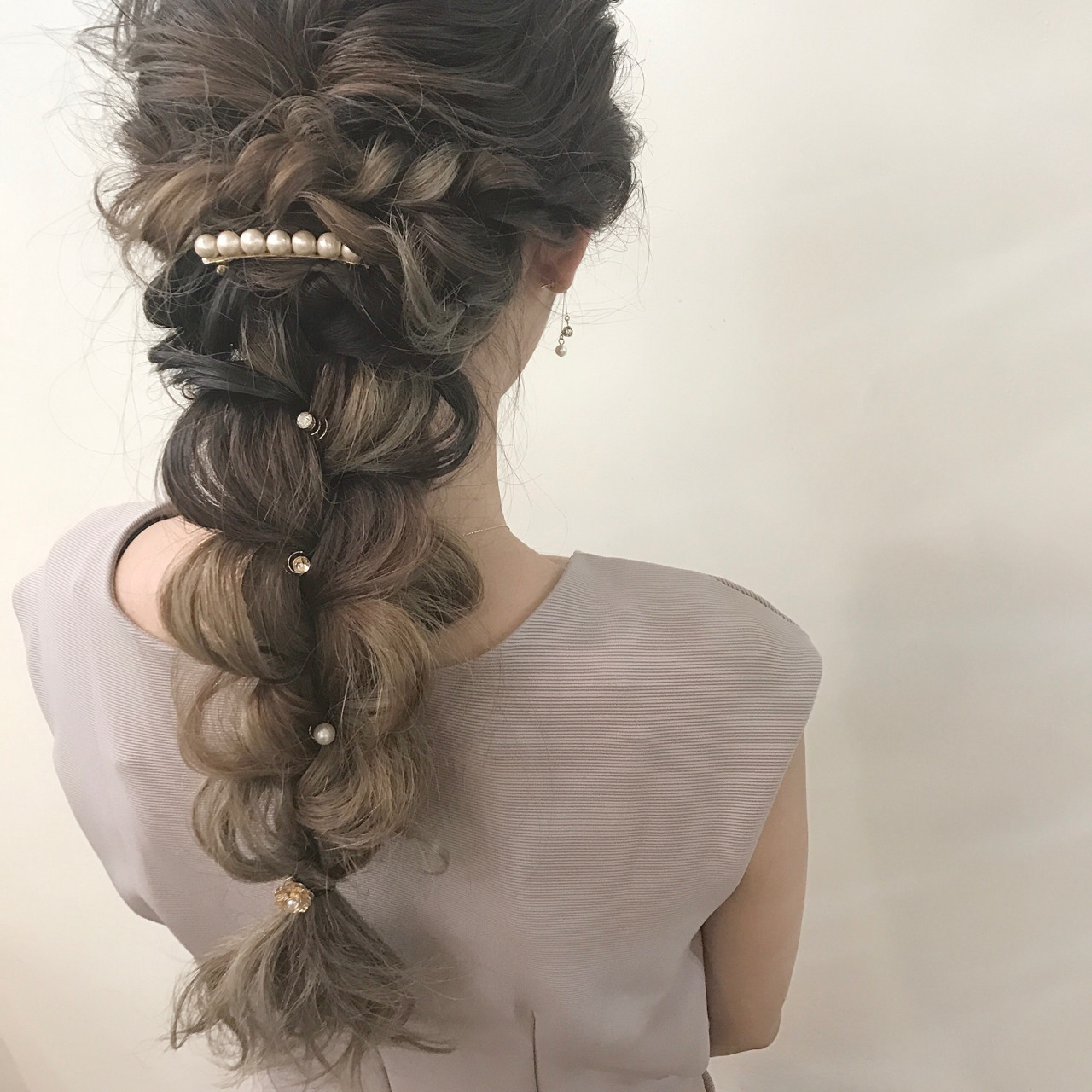 結婚式のヘアセットは自分で♡ハーフアップの簡単セルフアレンジ集！ Arine アリネ