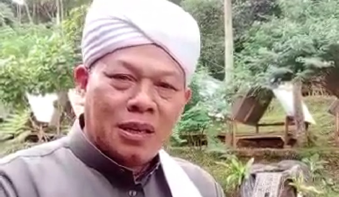 Video Ustadz Al Khaththath Tantang Ade Armando Debat Soal Perintah