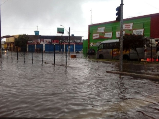 Chuva Causa Alagamentos E Transtornos Em Natal Tribuna De Noticias