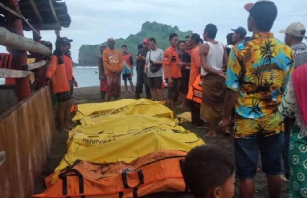 Semua Peserta Ritual Yang Terseret Ombak Pantai Jember Ditemukan Total