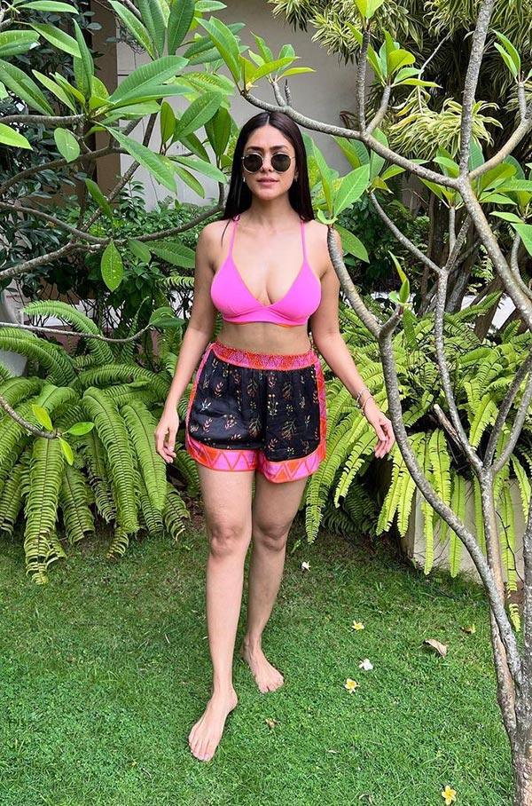 Mrunal Thakur In Pink Bikini Top Is Too Hot To Handle Flaunts Her