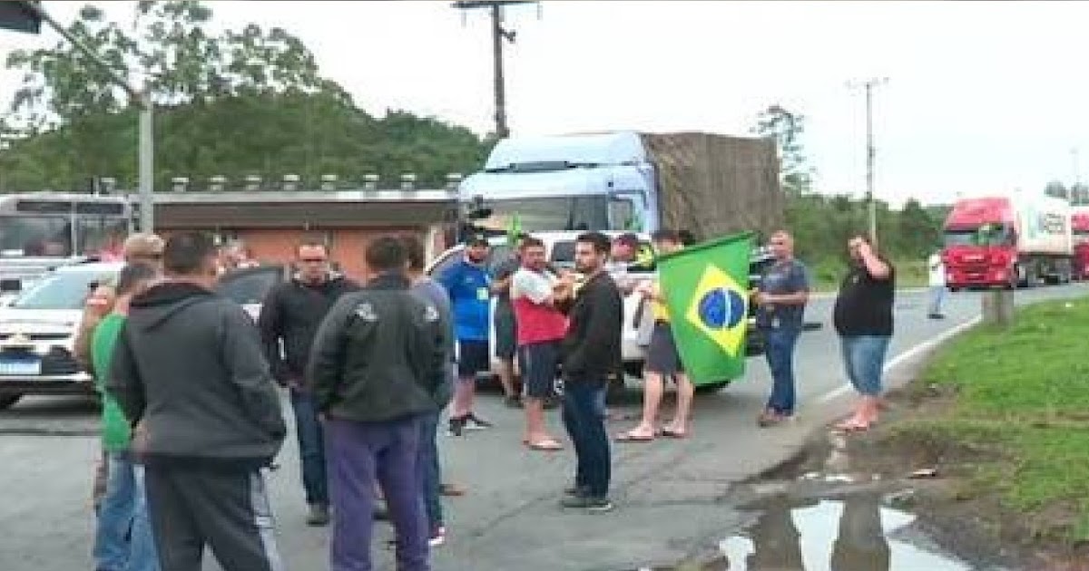 Caminhoneiros Bloqueiam Rodovias De Pelo Menos Sete Estados