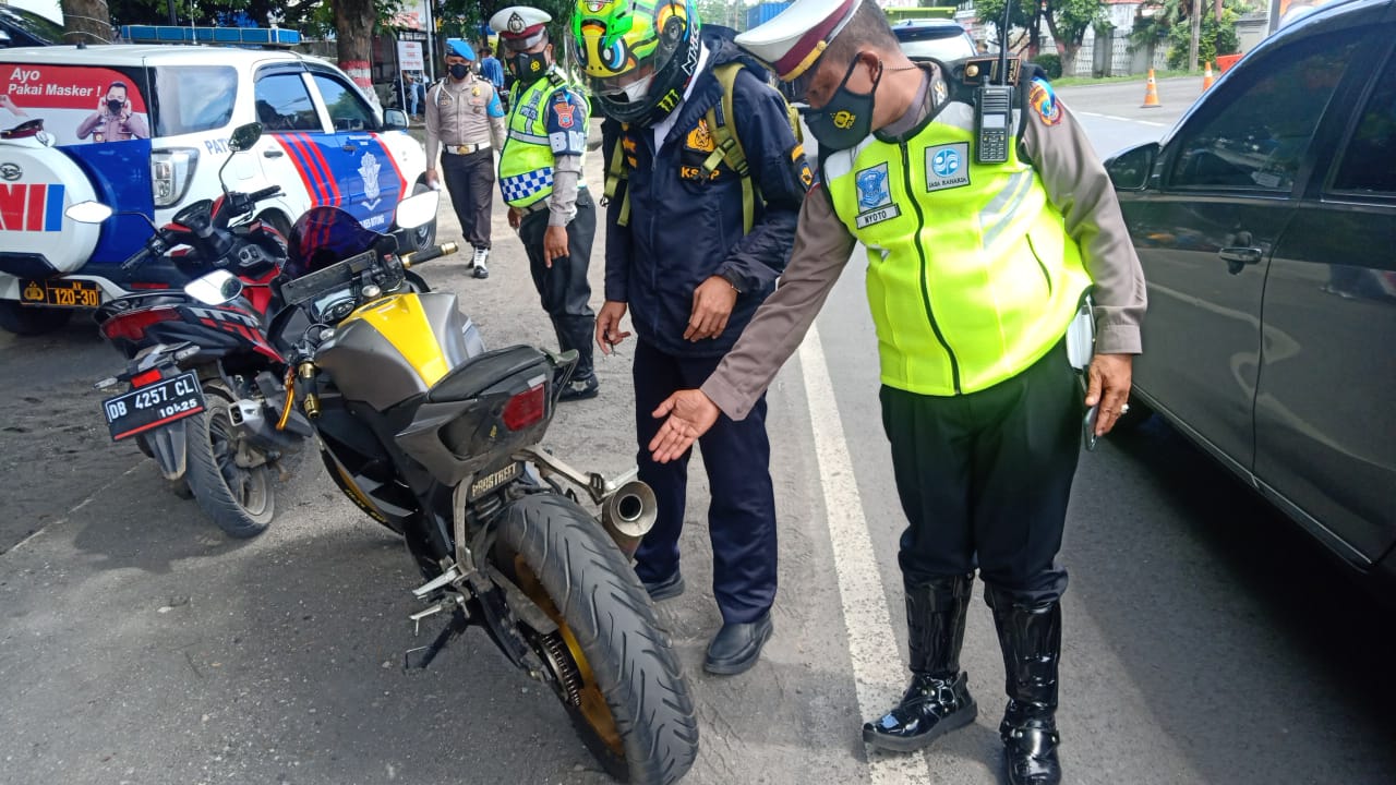 Hari Pertama Operasi Zebra Samrat 2021 Polres Bitung Jaring 99 Set Tilang