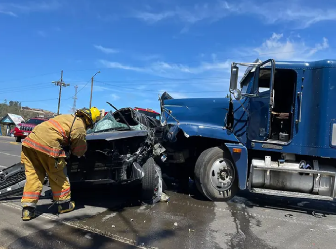 Costa Rica Mujer Muere Tras Chocar Contra Tráiler En San Ramón