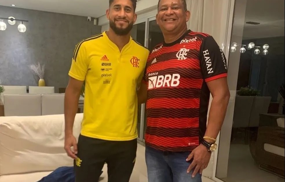 Alpanir Mesquita Pai De Jogador Do Flamengo Tem Residência Invadida E