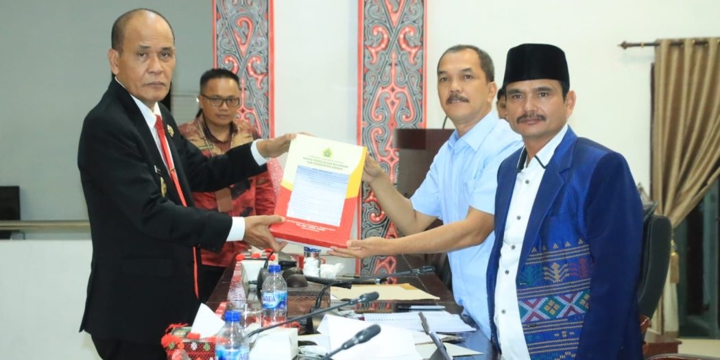 Wakil Bupati Samosir Sampaikan Nota Pengantar Atas Rancangan Kua Ppas