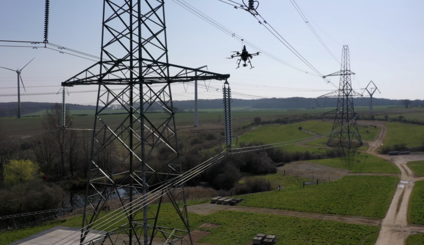 Droni Con Sensori Di Campo Elettrico Per Il Futuro Delle Ispezioni Di