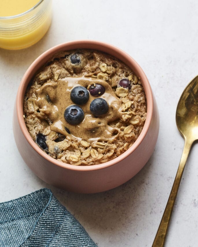 Porción Individual De Avena Horneada Con Arándanos