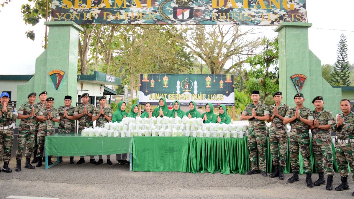 Tebar Kebaikan Di Bulan Suci Ramadhan Prajurit Dan Persit Badak Hitam