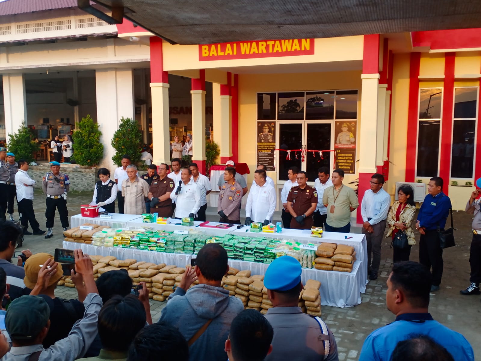 Polda Sumut Musnahkan Ratusan Kilogram Sabu Ganja Dan Ribuan Pil