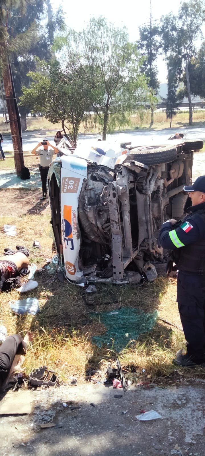 Video Un Muerto Y 12 Heridos Dejó Volcadura De Camioneta De