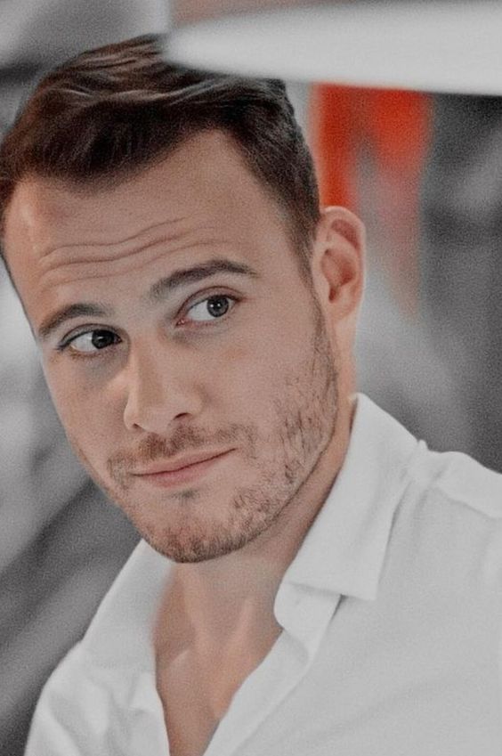 Kerem Bürsin The Actors Denied Being Involved In A Car Accident In