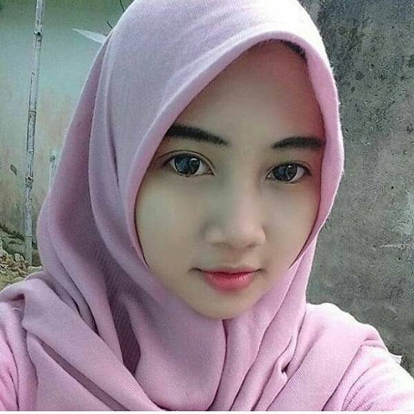 Senyuman Manja Hijabers Cantik Republic Renger Cantik