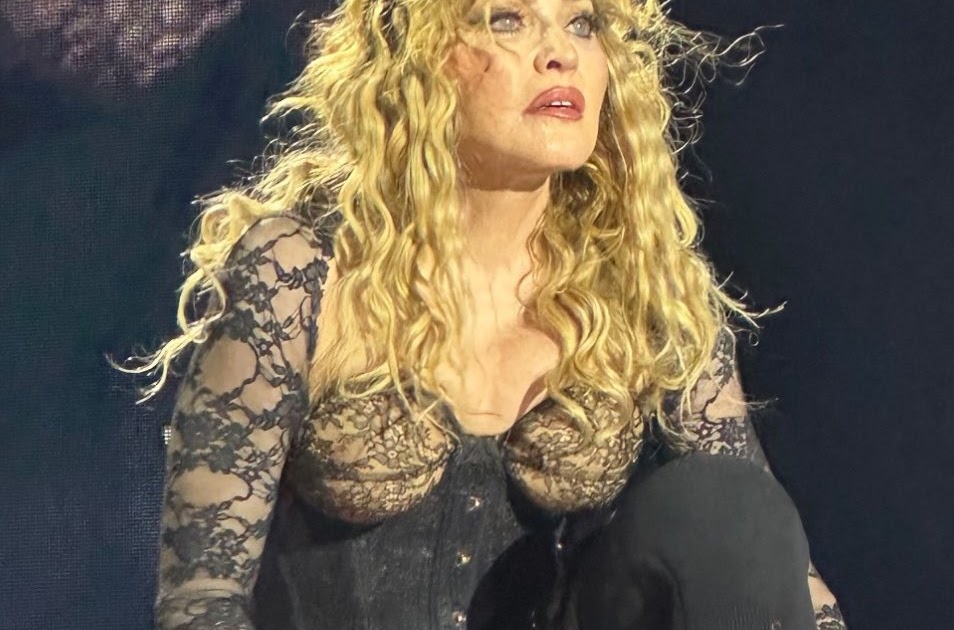 Santiago30caballeros Madonna Detuvo Un Concierto En Miami Y Despotricó