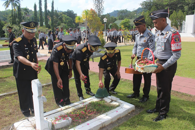 Kemenkumham Papua Gelar Upacara Tabur Bunga Peringati Hari Bakti