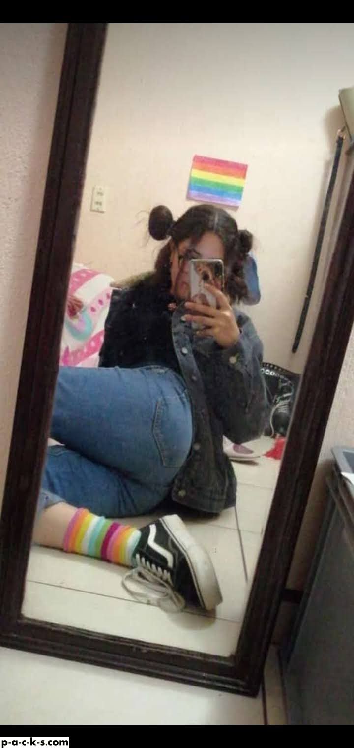 Colegiala De Colitas Lesbiana Se Masturba Deliciosamente En Su Panocha