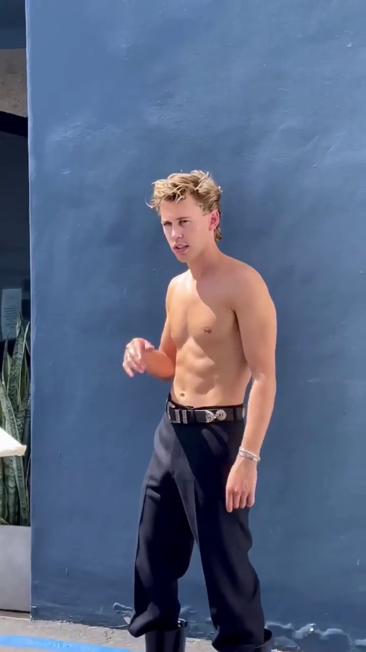 Alexissuperfans Shirtless Male Celebs Austin Butler Bts Video Of His