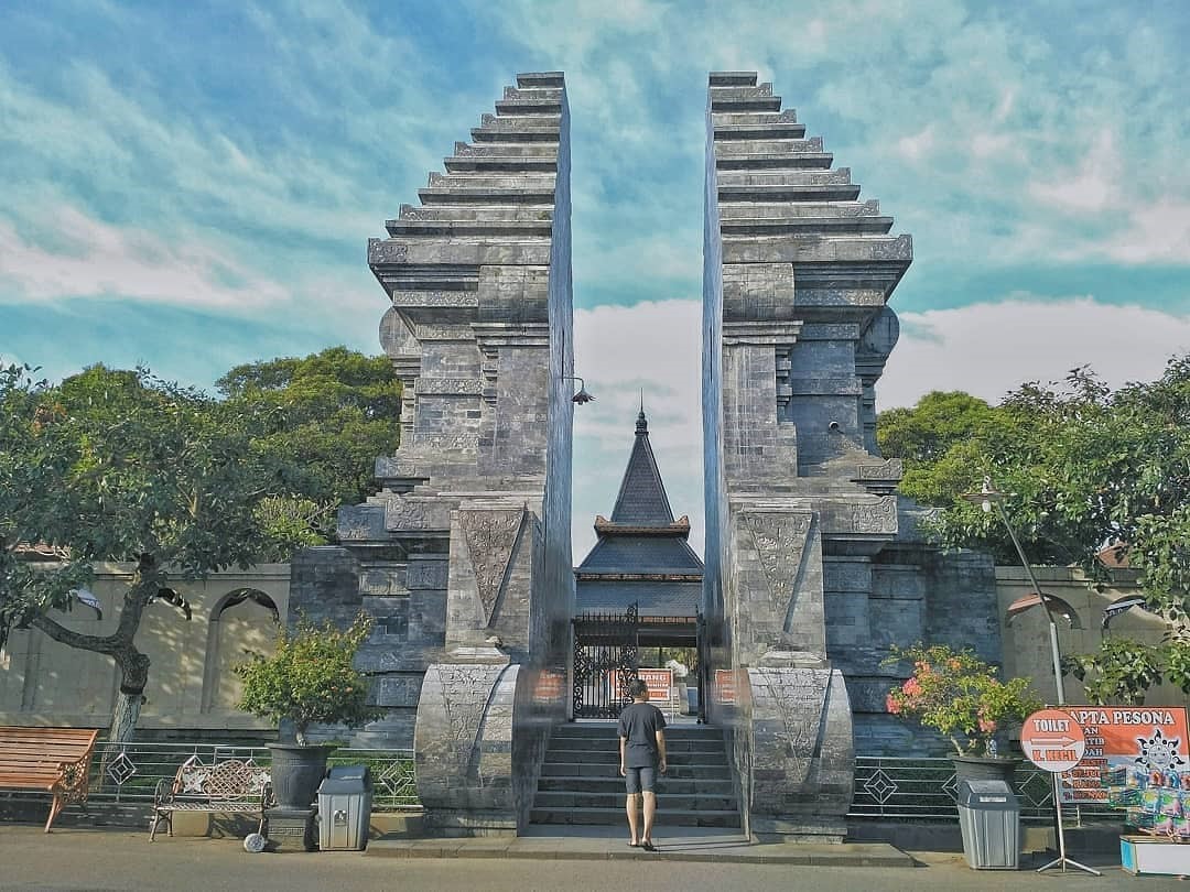 Zanexplore Sejarah Dan Arsitektur Makam Bungkarno Di Blitar