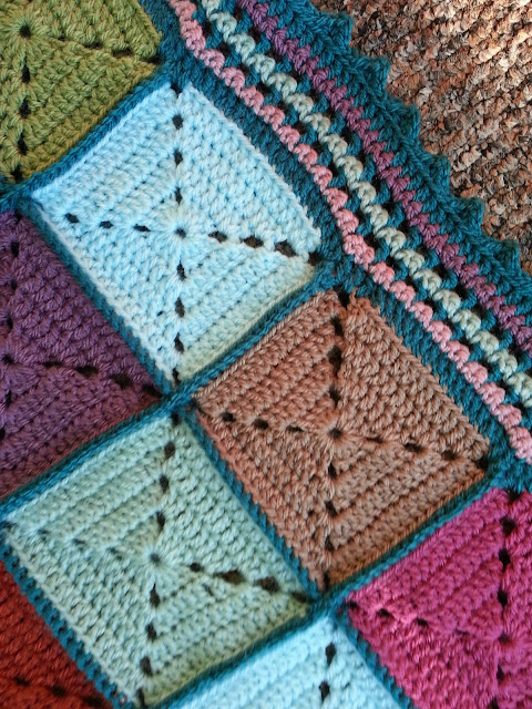 Knitknatknotuk Vintage Solid Granny Squares Blanket Throw Done