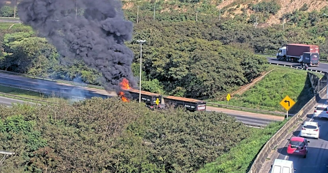 Duas Pessoas Morrem Carbonizadas Em Acidente No Rodoanel Em Carapicuíba