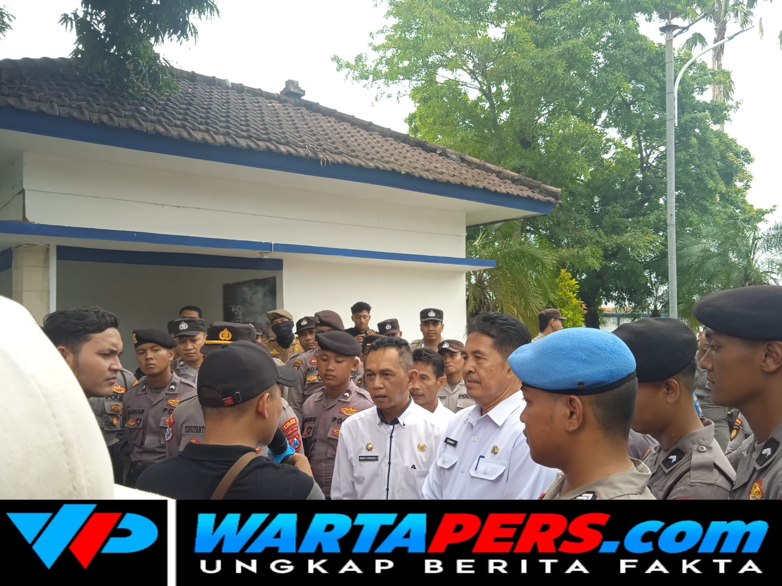 Pj Bupati Sampang Menjabat Kurang Lebih 10 Hari Kantor Pemkab Digeruduk