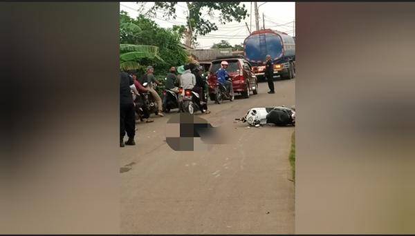 Berboncengan Lalu Gagal Nyalip Dua Wanita Muda Tewas Terlindas Truk