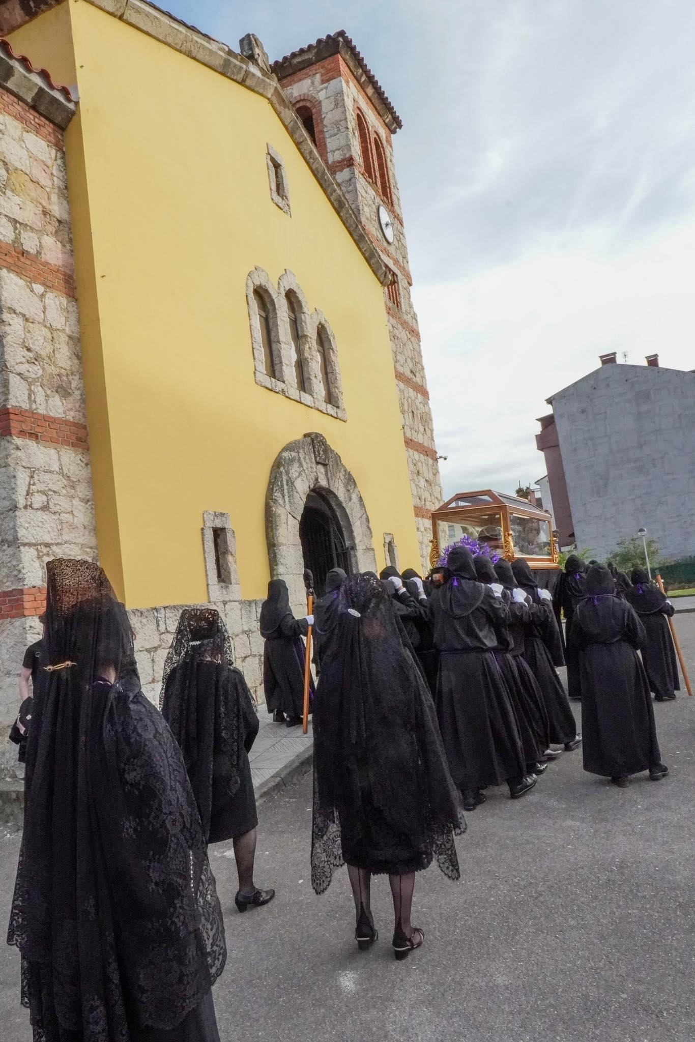 Parroquia De San Felix De Lugones Procesión Del Santo Entierro