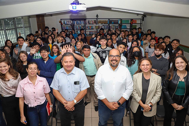 Llaman A Jóvenes A Ser Buenos Ciudadanos Digitales Johnny Oliver Quintal