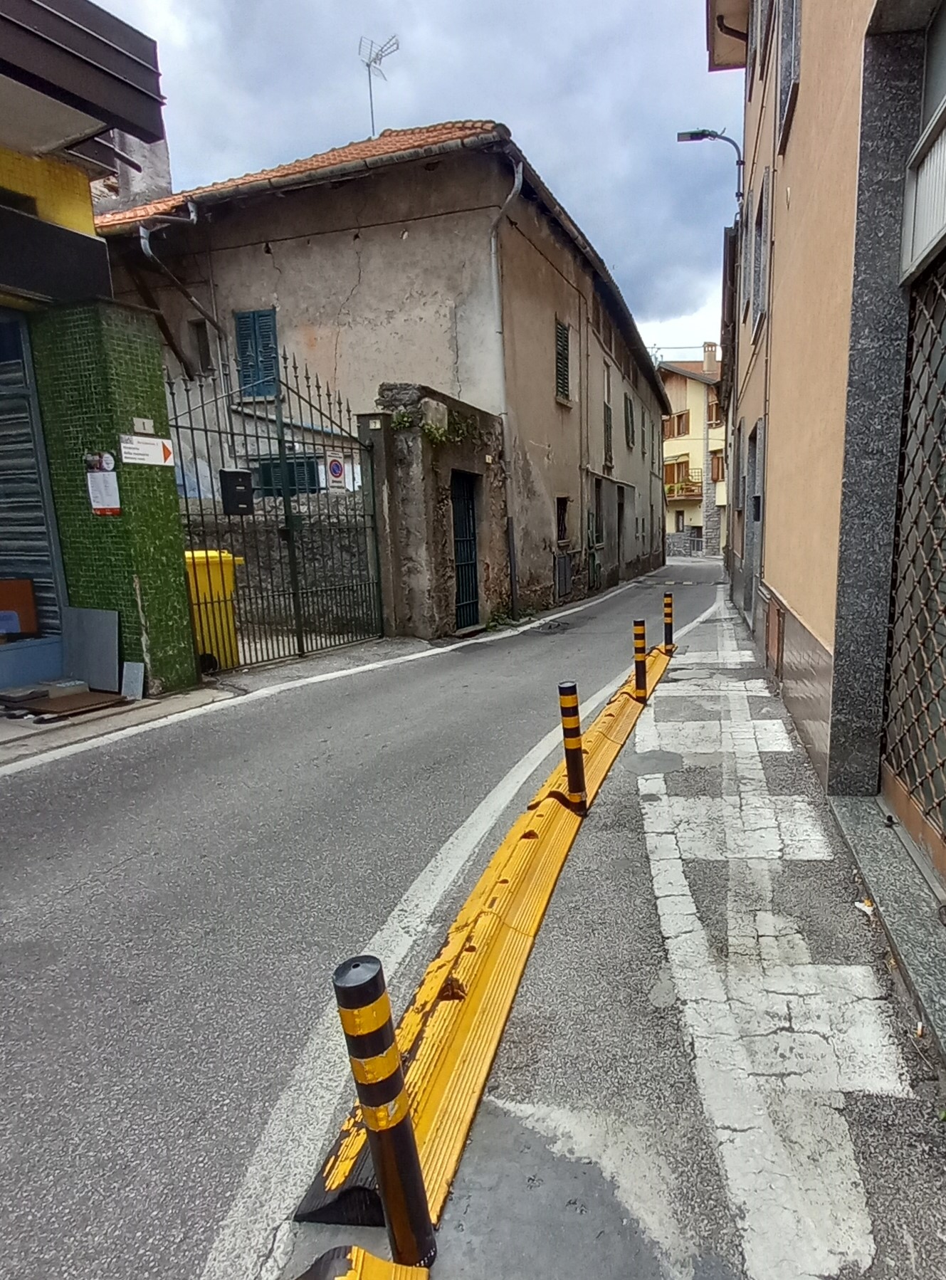 Claudio Bottagisi Mandello Lario Via San Zenone Chiusa Domani Dalle 8