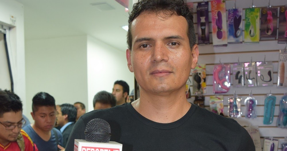 Fernando Deira Inaugura Su Tienda Sexmex