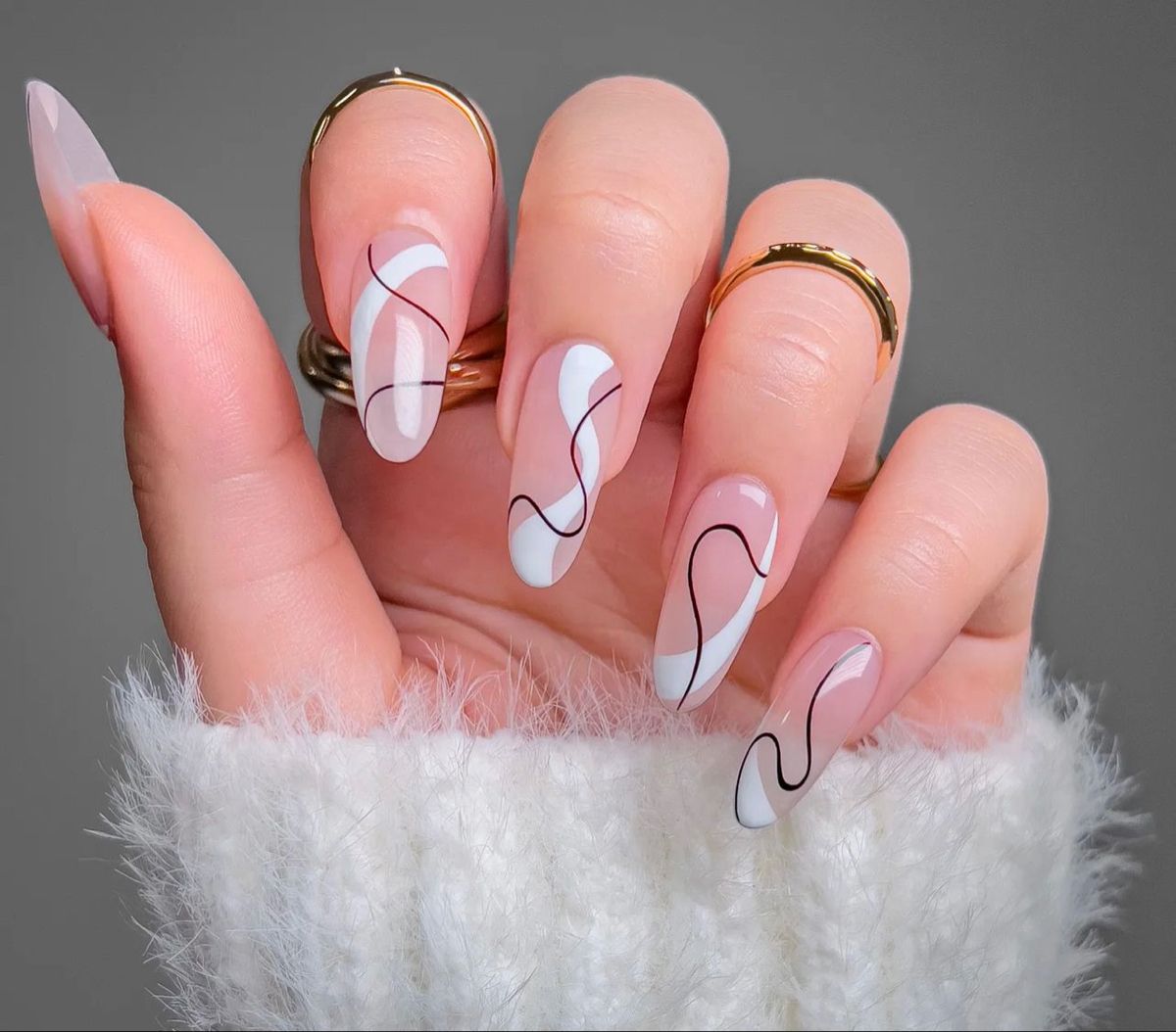 Diseño De Uñas Con Líneas Con Un Toque Aesthetic Kimi Fashion