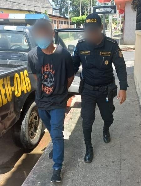 Policía Nacional Civil De Guatemala Por Agresión Sexual Y Amenazas Dos