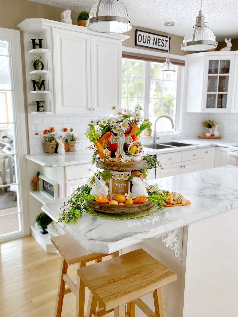 Dining Delight Easter Tiered Tray With Bunnies And Carrots