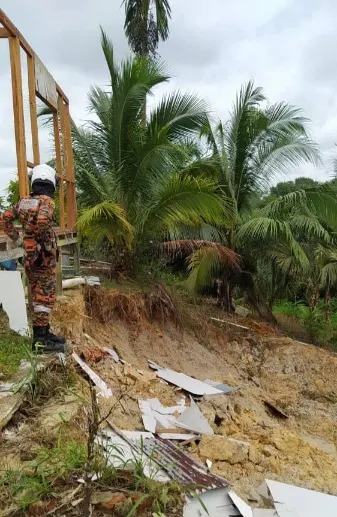 Penduduk Rumah Senuat Diancam Tanah Runtuh Borneo Network