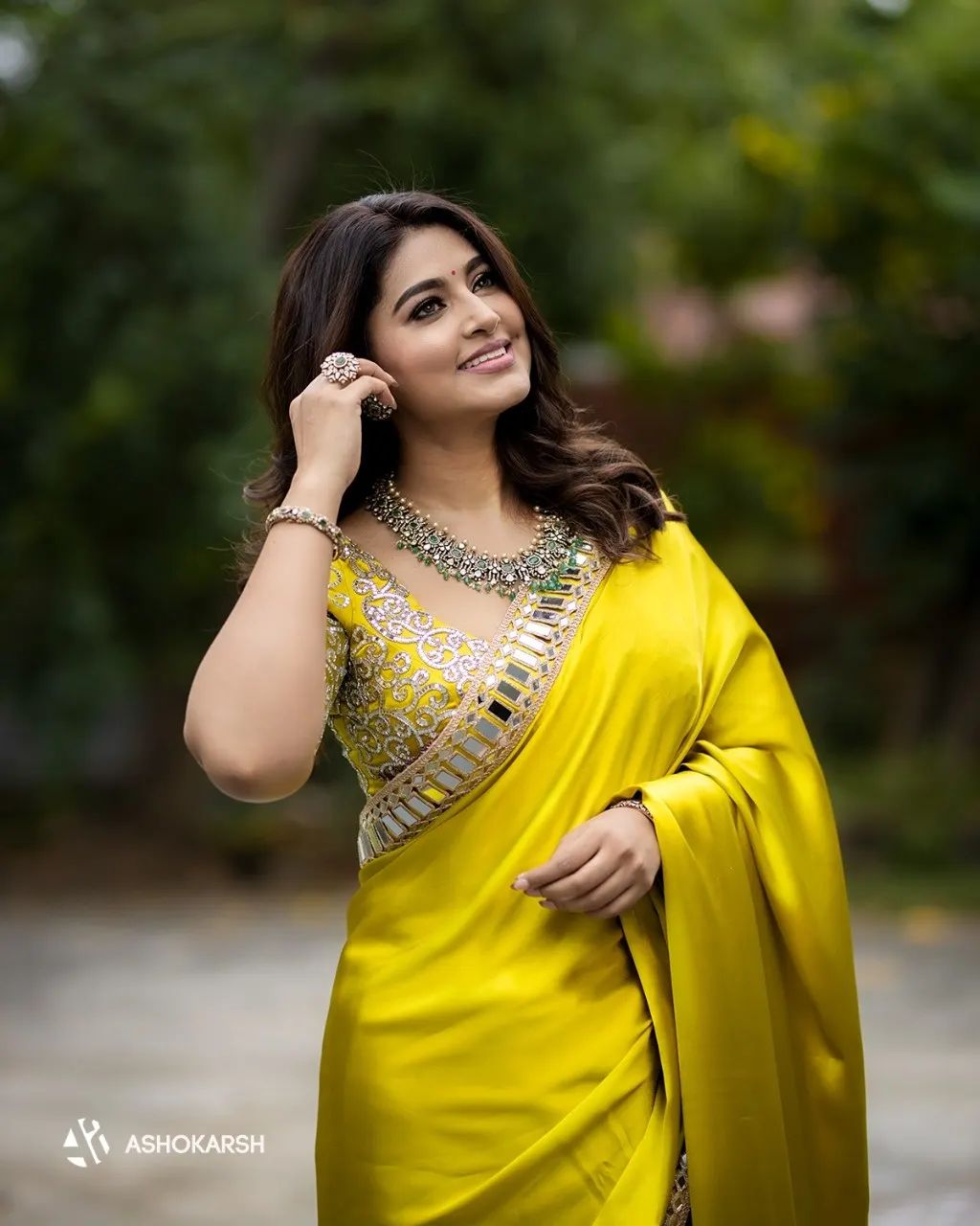 Actress Sneha Prasanna Latest Gold Saree Photos