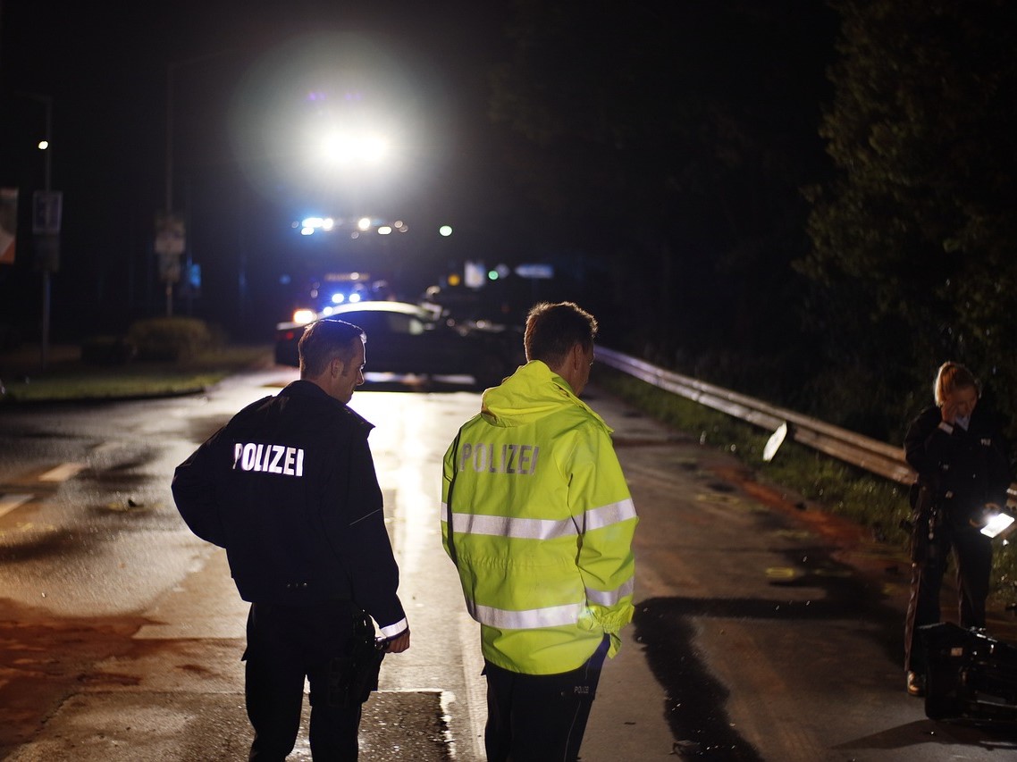 Schwerer Unfall In Bülkau Fahranfängerin Prallt Gegen Baum Cuxhaven News