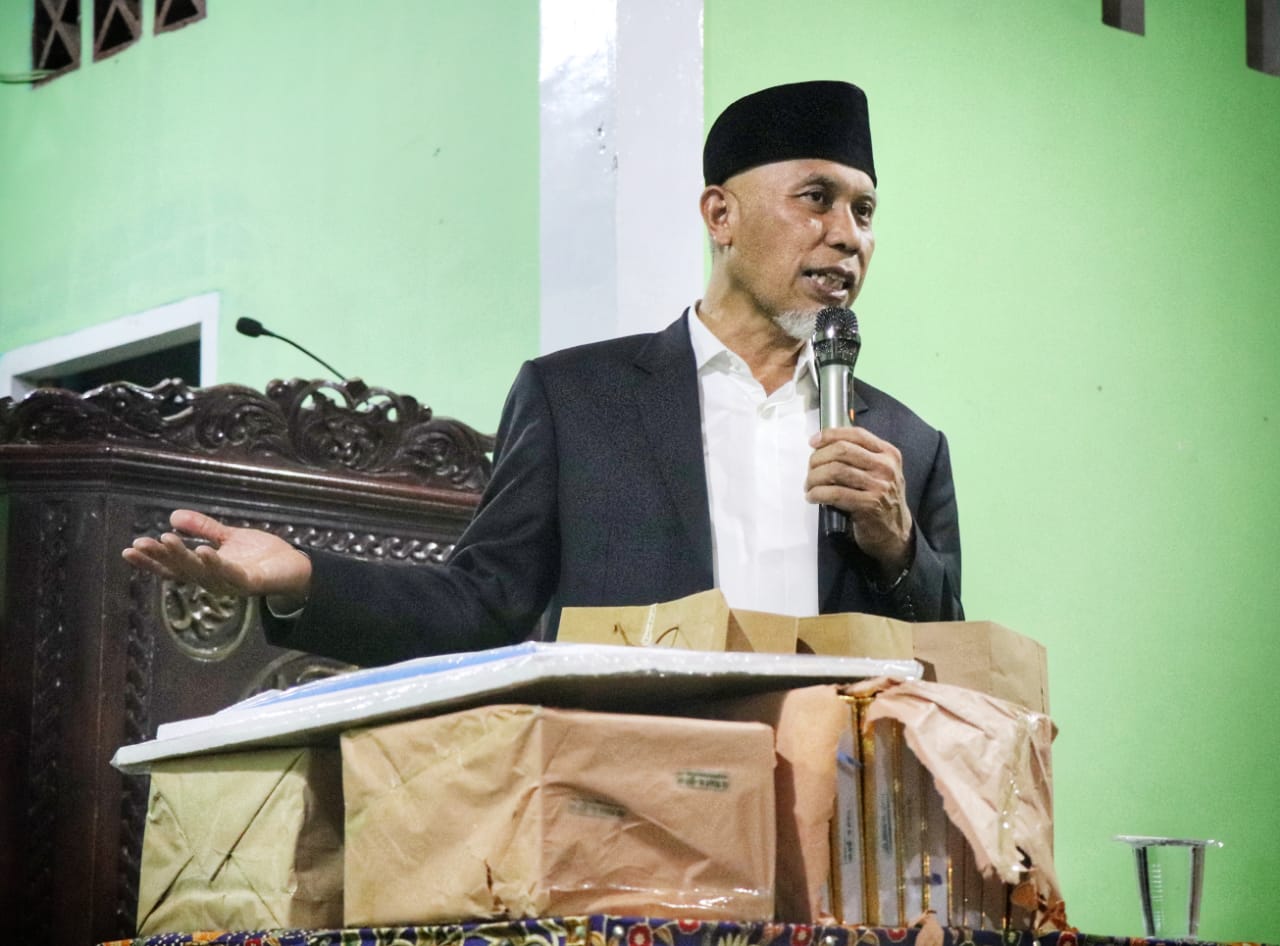 Safari Ramadan Gubernur Mahyeldi Salurkan Bantuan Bernilai Puluhan