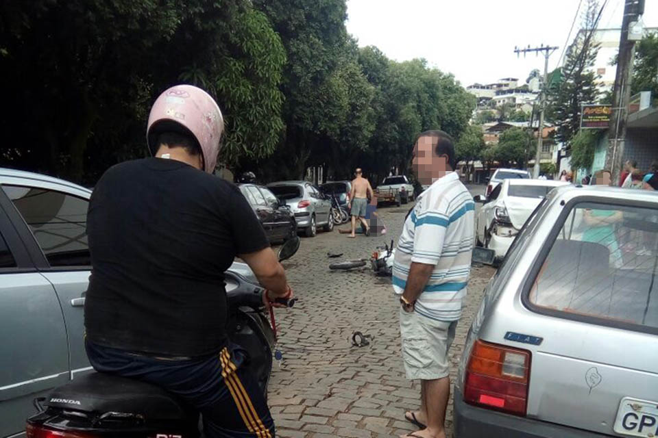 Cataguases Motociclista Inabilitado Fica Ferido Após Bater Em Dois