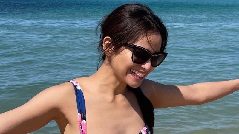 5 Potret Acha Septriasa Pakai Bikini Di Pantai Netizen Hot Mama