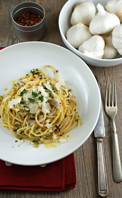 Authentic Suburban Gourmet Spaghetti With Garlic Olive Oil And Red