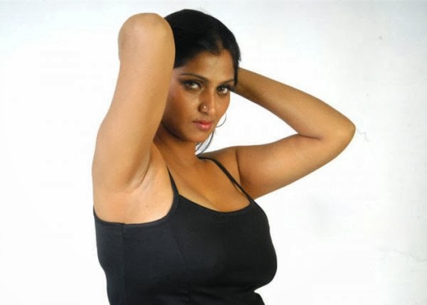 Tamil Aunty Hot Big Boobs Cleavage Sexy Images Wallpapers Photos