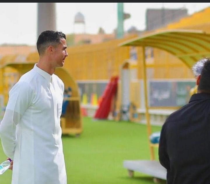 Viral Ronaldo Pakai Gamis Putih Langsung Didoakan Mendapat Hidayah