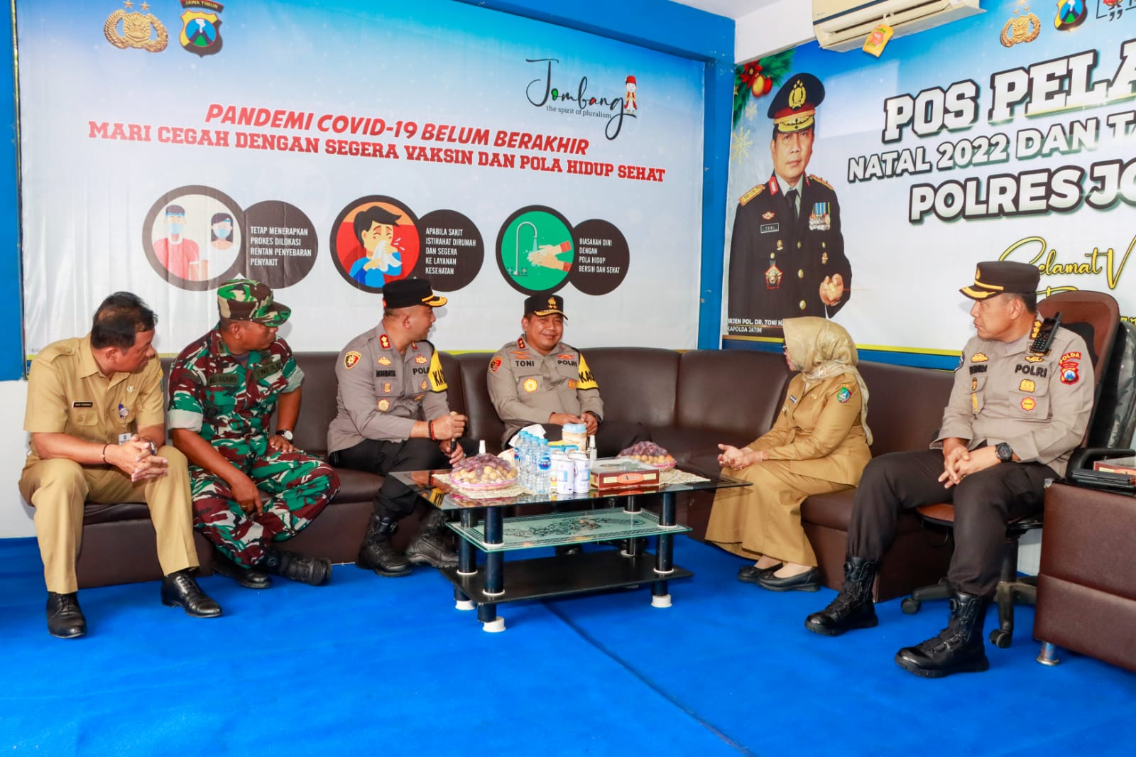 Kunjungi Pos Pelayanan Di Jombang Kapolda Jatim Beri Dukungan Anggota